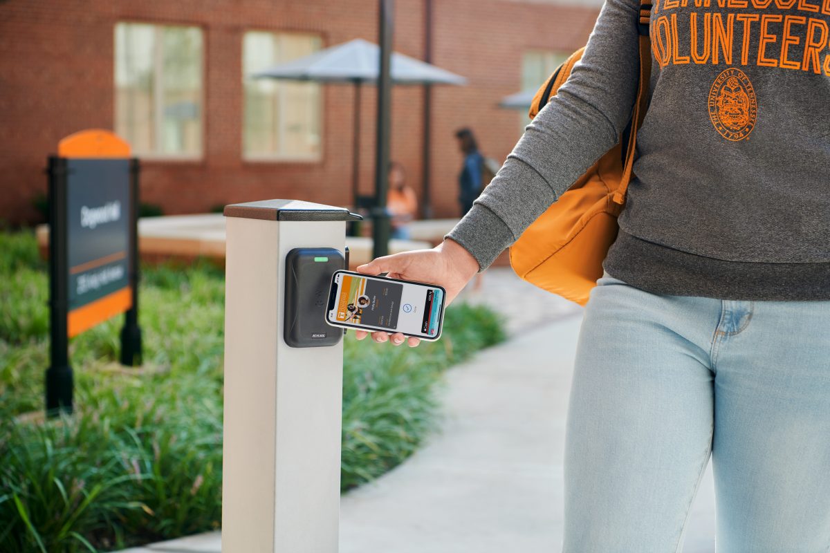 Apple Is Leading the Charge Into College Life with Mobile Credentials ...